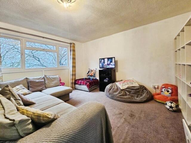 Shared Living/roommate 2 Bedroom For Sale Bracknell Berkshire 200000 ES99380944