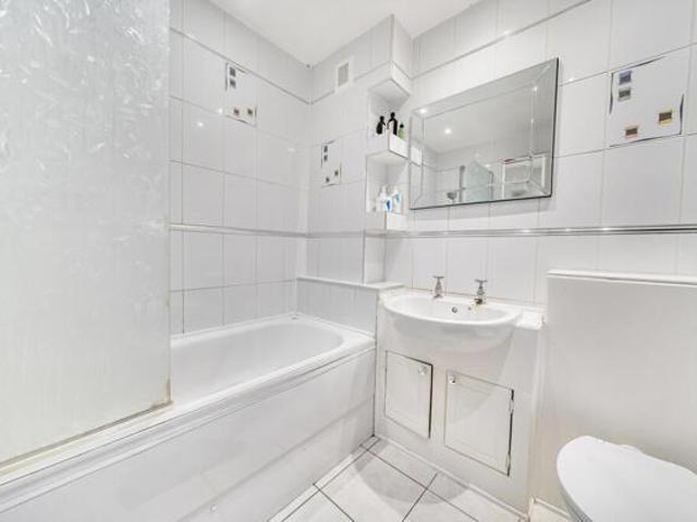 Shared Living/roommate 2 Bedroom For Sale Bracknell Berkshire 240000 ES98969035