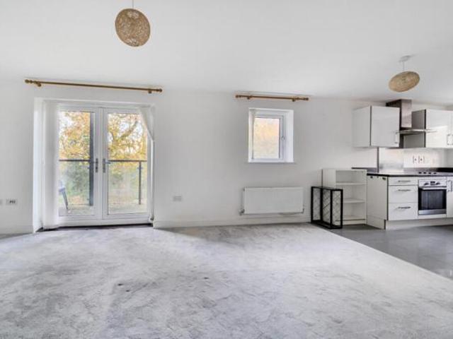 Shared Living/roommate 2 Bedroom For Sale Bracknell Berkshire 275000 ES98864404