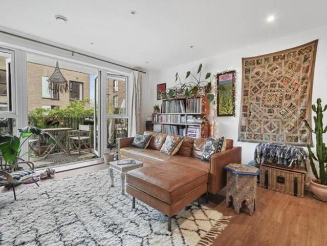 Shared Living/roommate 2 Bedroom For Sale Brentford Great London 450000 ES99092498
