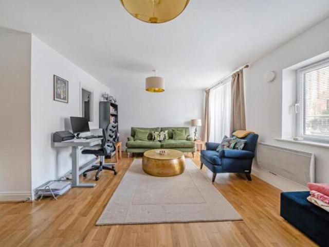 Shared Living/roommate 2 Bedroom For Sale Brentford Greater London 450000 ES99290261