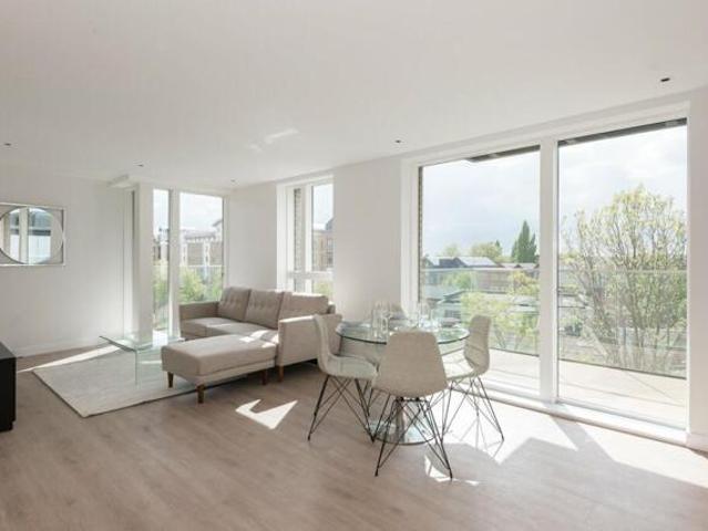 Shared Living/roommate 2 Bedroom For Sale Brentford Greater London 600000 ES100881436