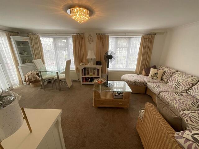 Shared Living/roommate 2 Bedroom For Sale Brentwood Essex 170000 ELS99029607