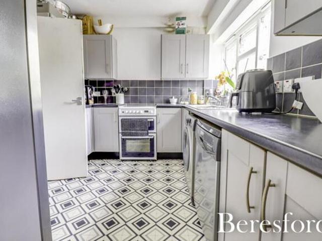 Shared Living/roommate 2 Bedroom For Sale Brentwood Essex 260000 ELS100097046