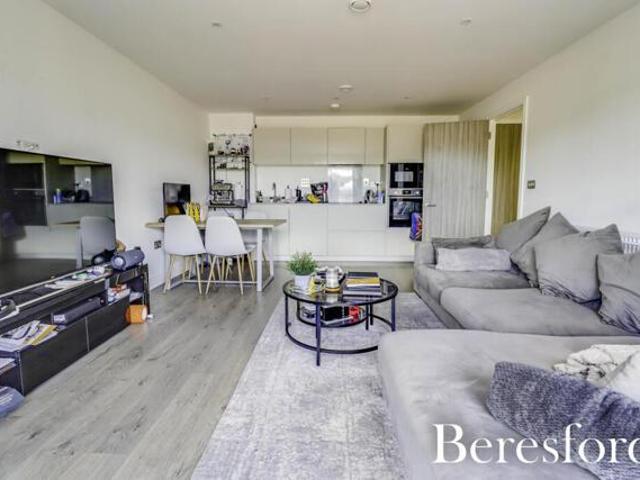 Shared Living/roommate 2 Bedroom For Sale Brentwood Essex 325000 ES99204079