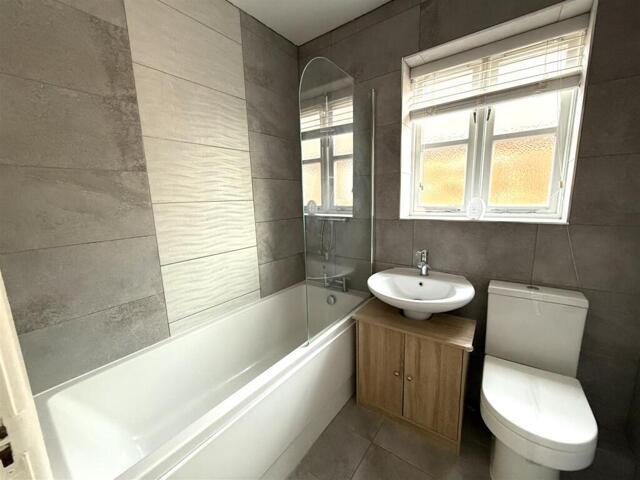 Shared Living/roommate 2 Bedroom For Sale Brereton Cheshire 126000 ES101676994