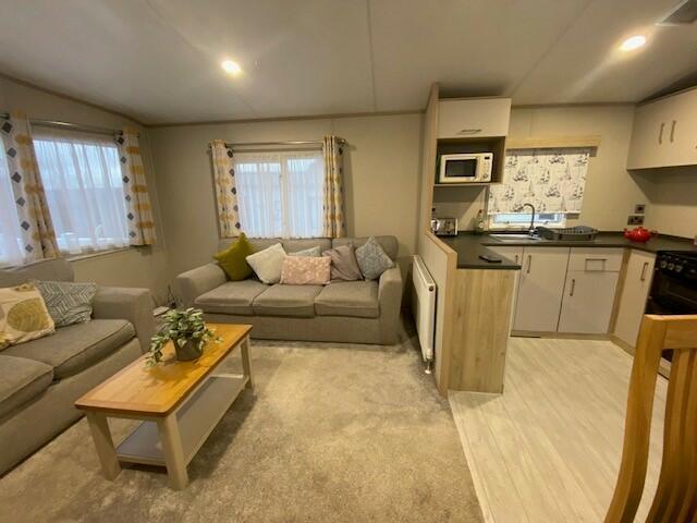 Shared Living/roommate 2 Bedroom For Sale Brixham Torbay 51995 ES99277730