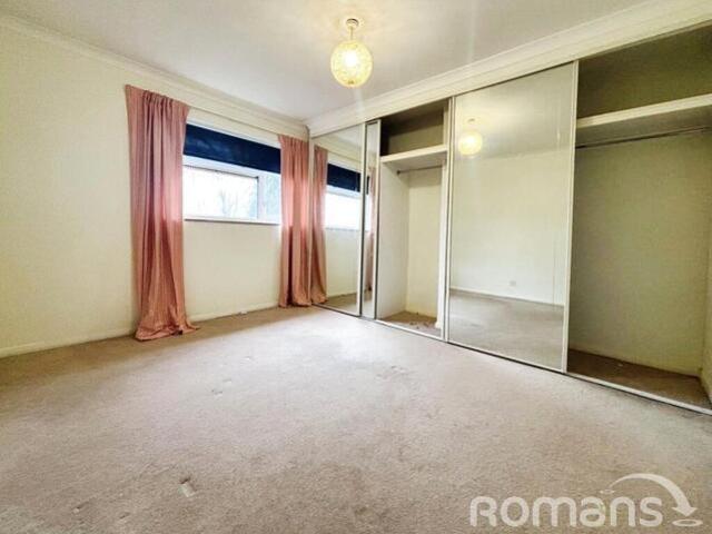 Shared Living/roommate 2 Bedroom For Sale Camberley Surrey 180000 ELS100191758