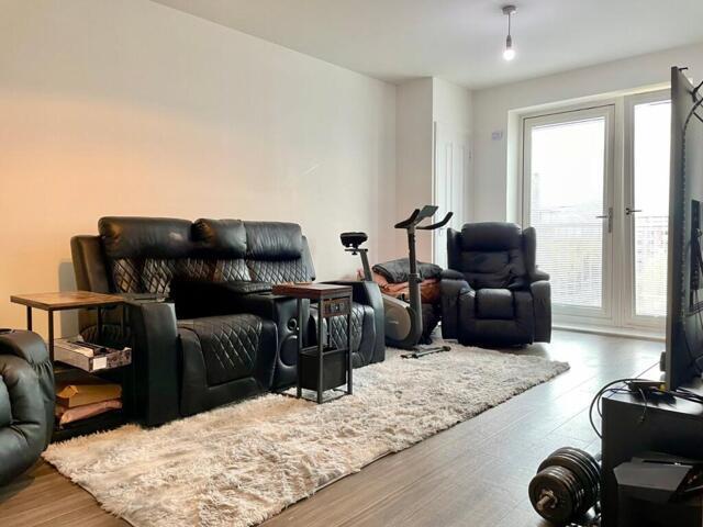 Shared Living/roommate 2 Bedroom For Sale Campbell Park Milton Keynes 260000 ES98765915