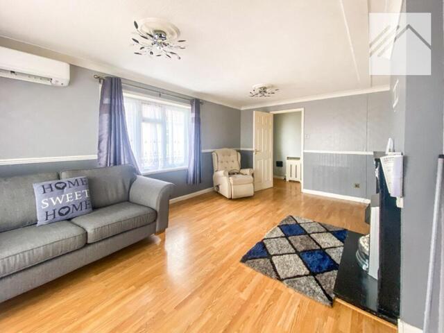 Shared Living/roommate 2 Bedroom For Sale Canvey Island Essex 160000 ELS101678419