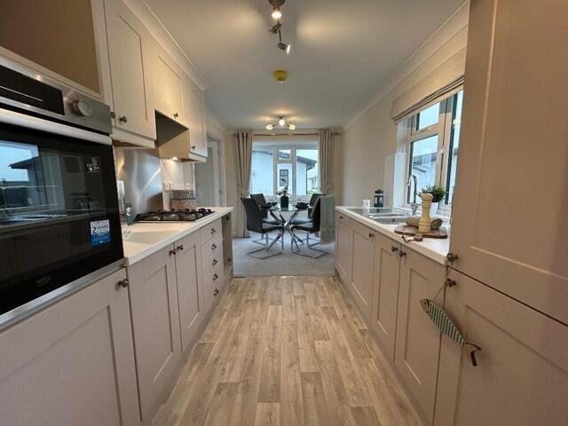 Shared Living/roommate 2 Bedroom For Sale Canvey Island Essex 320000 ES98864360