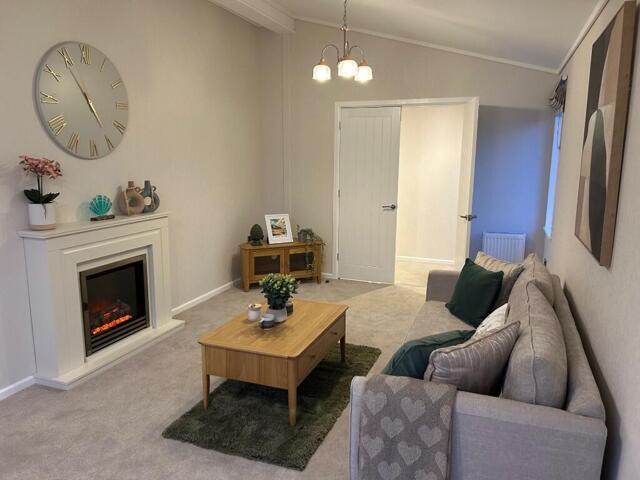 Shared Living/roommate 2 Bedroom For Sale Canvey Island Essex 395000 ES99839982