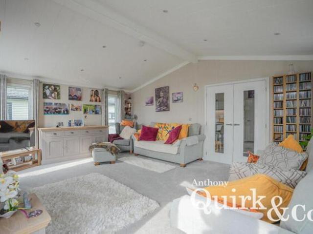 Shared Living/roommate 2 Bedroom For Sale Canvey Island Essex 450000 ELS101777777
