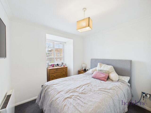 Shared Living/roommate 2 Bedroom For Sale Chertsey Surrey 265000 ELS98718487