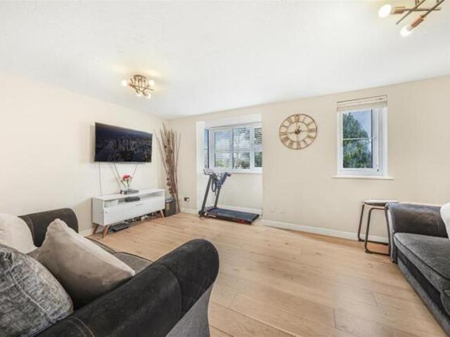 Shared Living/roommate 2 Bedroom For Sale Chingford Greater London 300000 ES100953605