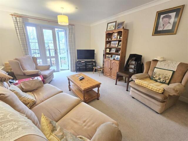Shared Living/roommate 2 Bedroom For Sale Chippenham Wiltshire 168000 ES101316463