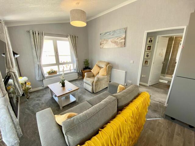 Shared Living/roommate 2 Bedroom For Sale Christchurch Dorset 180000 ELS101025286