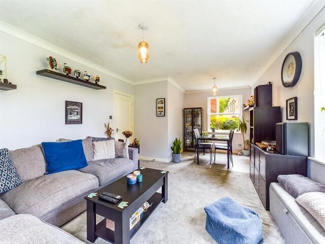 Shared Living/roommate 2 Bedroom For Sale Christchurch Dorset 235000 ES99608389