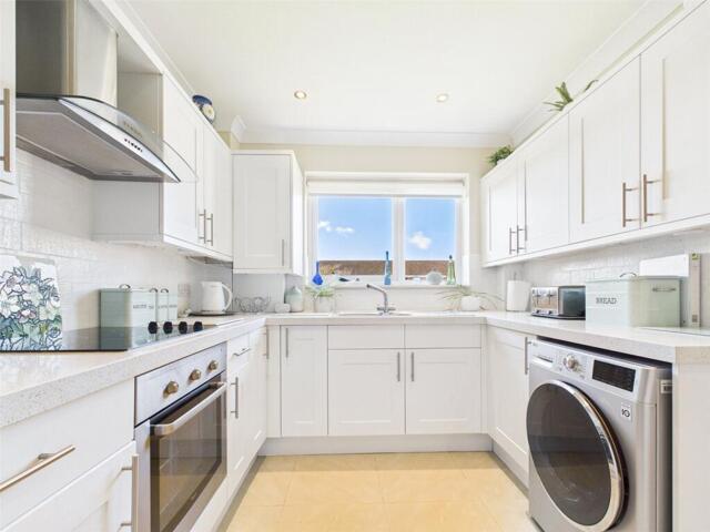 Shared Living/roommate 2 Bedroom For Sale Christchurch Dorset 269950 ES99130329