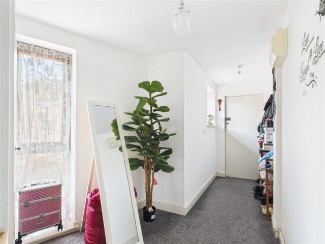 Shared Living/roommate 2 Bedroom For Sale Crawley West Sussex 200000 ELS101955468