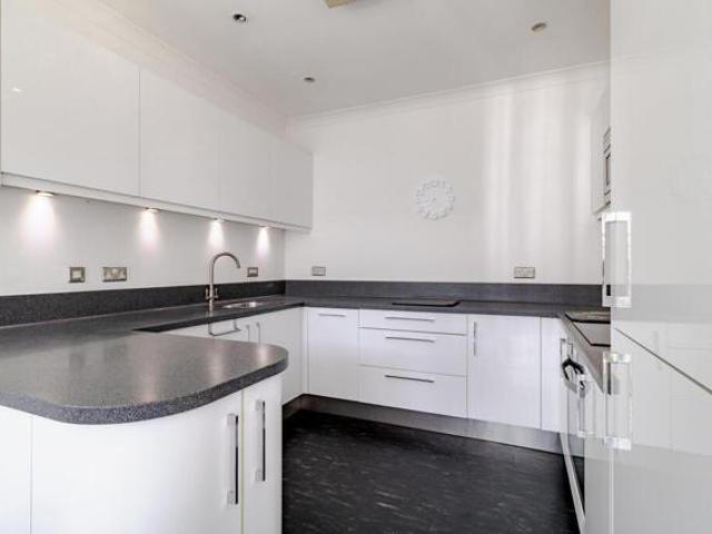 Shared Living/roommate 2 Bedroom For Sale De Havilland Drive De Havilland Drive 350000 ELS101025265