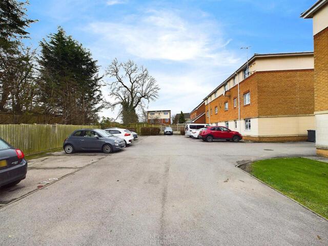 Shared Living/roommate 2 Bedroom For Sale Derbyshire Derbyshire 88000 ES101797049