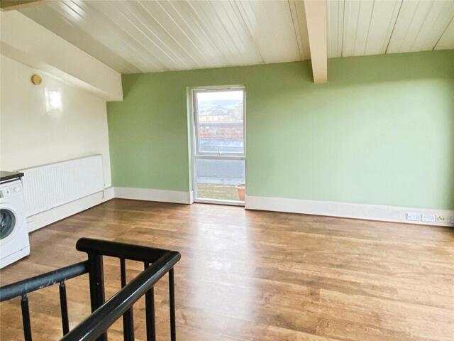 Shared Living/roommate 2 Bedroom For Sale Dewsbury Kirklees 85000 ELS100786691