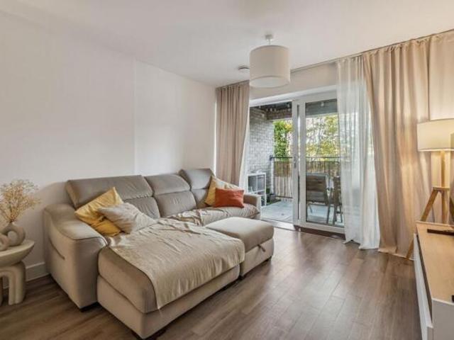 Shared Living/roommate 2 Bedroom For Sale Ealing Greater London 450000 ES100987979