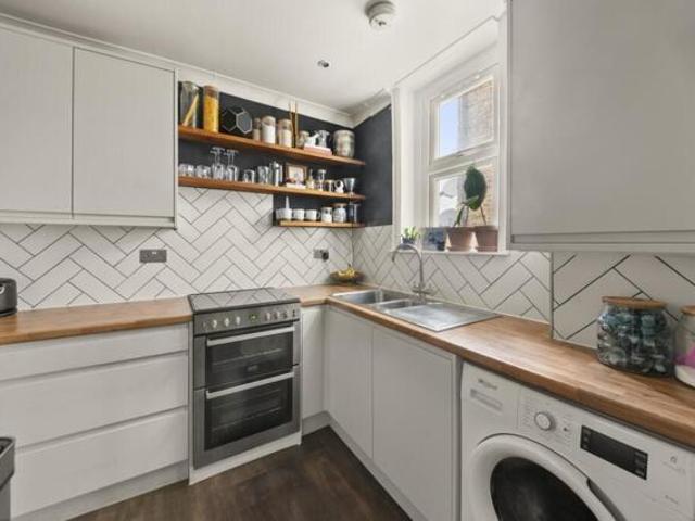 Shared Living/roommate 2 Bedroom For Sale Ealing Greater London 399950 ES101677052