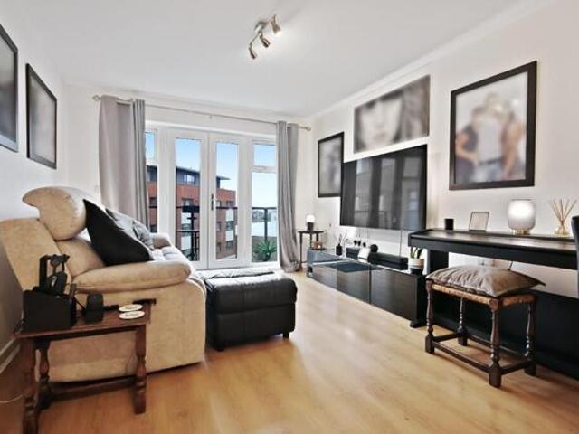 Shared Living/roommate 2 Bedroom For Sale East Grinstead West Sussex 275000 ES100058341