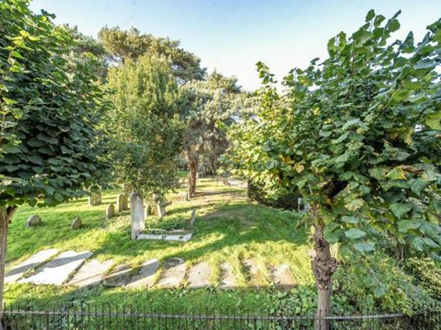Shared Living/roommate 2 Bedroom For Sale East Grinstead West Sussex 280000 ELS98930161