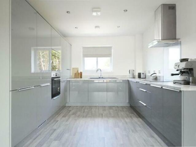 Shared Living/roommate 2 Bedroom For Sale Elgin Elgin 225000 ELS99092770