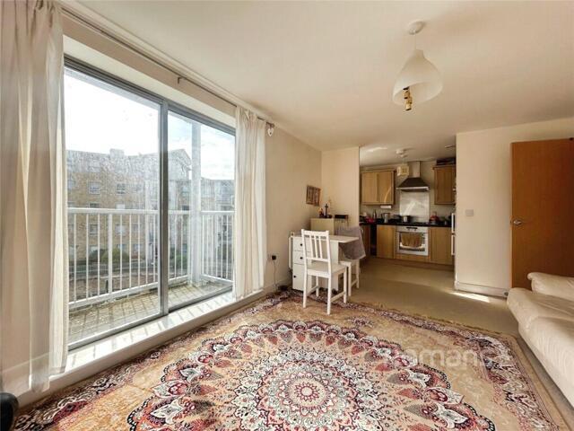 Shared Living/roommate 2 Bedroom For Sale Farnborough Hampshire 200000 ES100648920