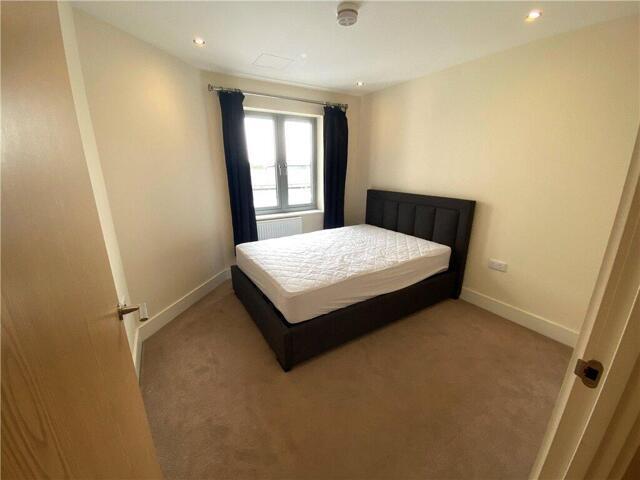 Shared Living/roommate 2 Bedroom For Sale Farnborough Hampshire 215000 ES101674857
