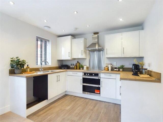 Shared Living/roommate 2 Bedroom For Sale Felixstowe Suffolk 195000 ES101059696