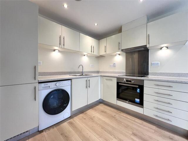 Shared Living/roommate 2 Bedroom For Sale Guildford Surrey 275000 ELS101676880
