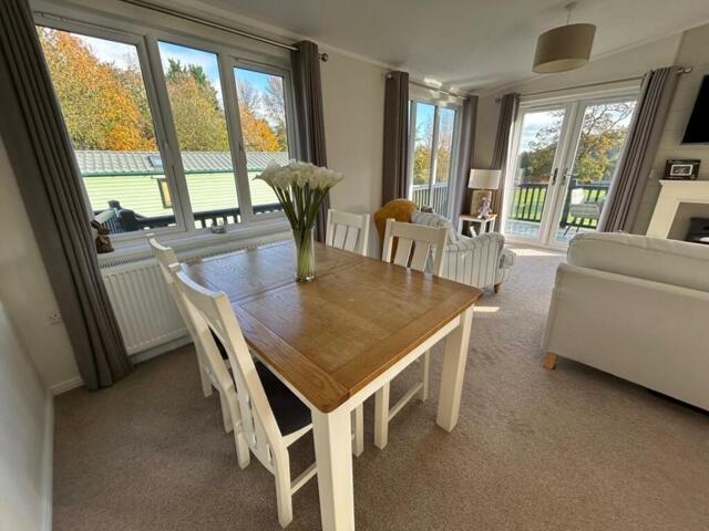 Shared Living/roommate 2 Bedroom For Sale Guilsfield Guilsfield 80000 ES101200213