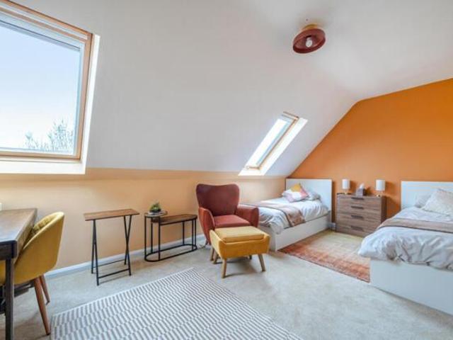 Shared Living/roommate 2 Bedroom For Sale Glastonbury Somerset 210000 ES101025696