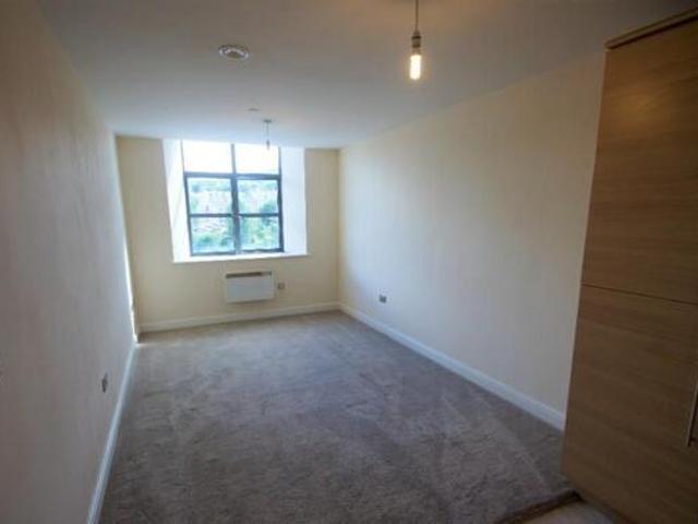 Shared Living/roommate 2 Bedroom For Sale Glossop Derbyshire 106000 ES98612140