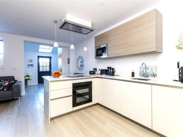 Shared Living/roommate 2 Bedroom For Sale Godalming Surrey 495000 ELS101674827