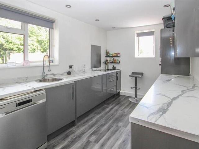 Shared Living/roommate 2 Bedroom For Sale Hutton Hutton 225000 ES99808511