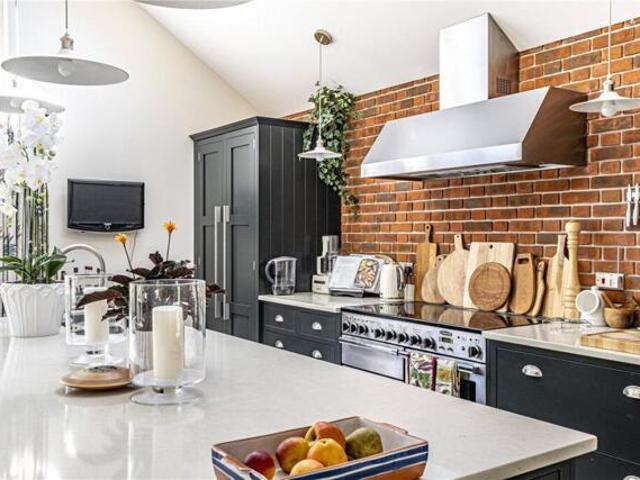 Shared Living/roommate 2 Bedroom For Sale Hampshire Hampshire 895000 ELS100058219