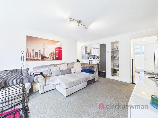 Shared Living/roommate 2 Bedroom For Sale Harlow Essex 205000 ES100426000