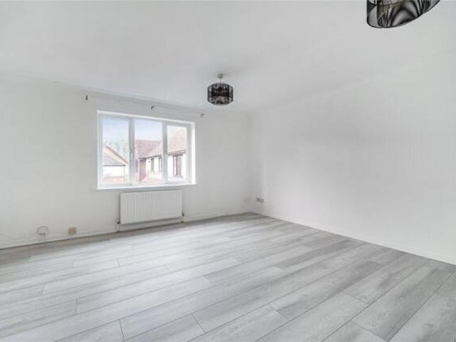 Shared Living/roommate 2 Bedroom For Sale Hartley Wintney Hampshire 270000 ELS100786753