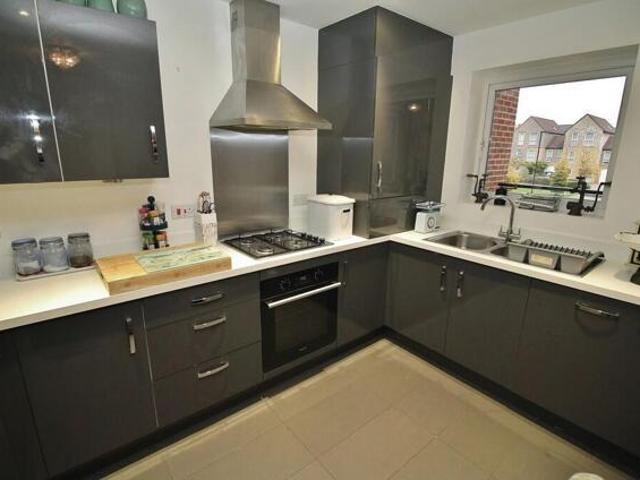 Shared Living/roommate 2 Bedroom For Sale Havant Hampshire 210000 ES99054958