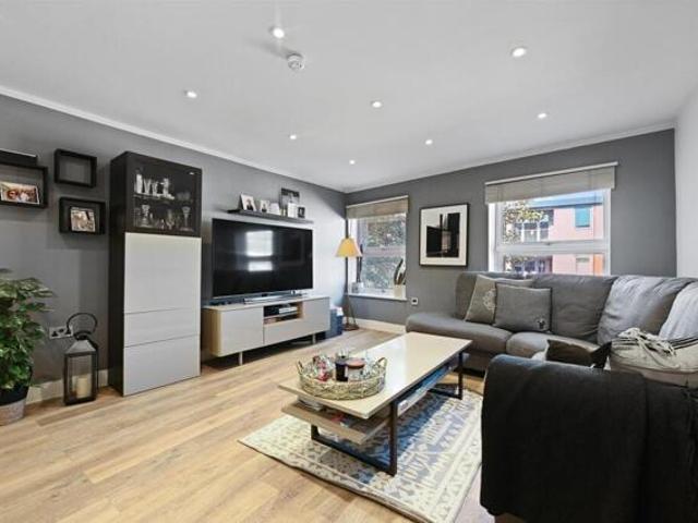 Shared Living/roommate 2 Bedroom For Sale High Wycombe Buckinghamshire 250000 ES99092506