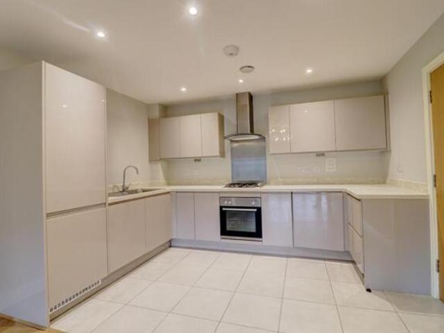 Shared Living/roommate 2 Bedroom For Sale High Wycombe Buckinghamshire 300000 ES99986540