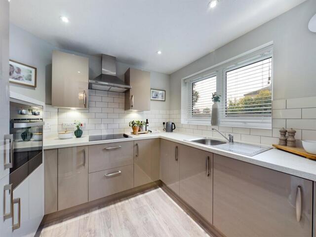 Shared Living/roommate 2 Bedroom For Sale Hitchin Hertfordshire 510950 ES101316462