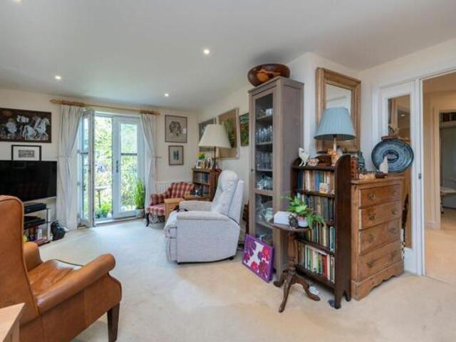 Shared Living/roommate 2 Bedroom For Sale Horsham West Sussex 275000 ELS100132506