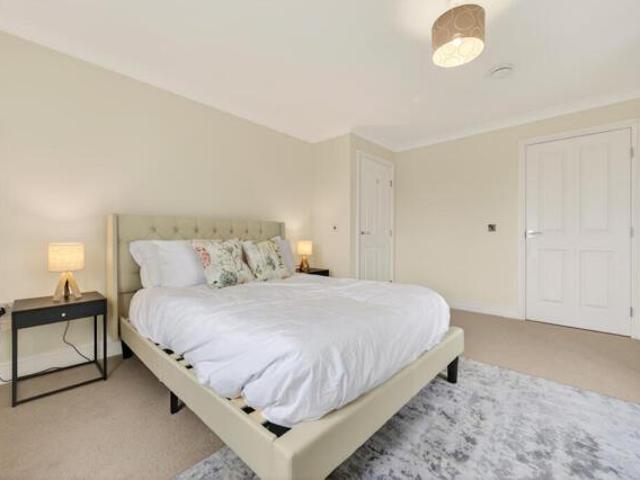 Shared Living/roommate 2 Bedroom For Sale Ilkley Bradford 420000 ELS100733556
